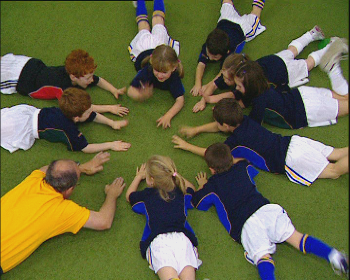 Catching & Passing - Circle Time | Tobar